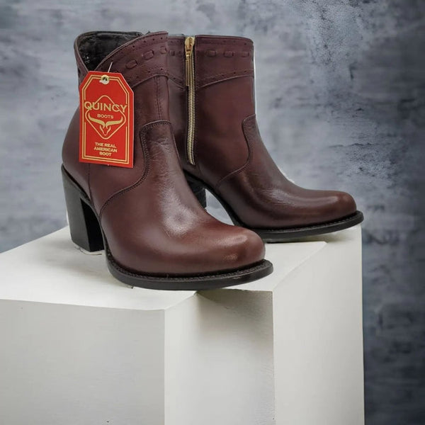 11.5 Botas Cortas de Piel de Borrego para Mujer en Horma Oval Color Vino